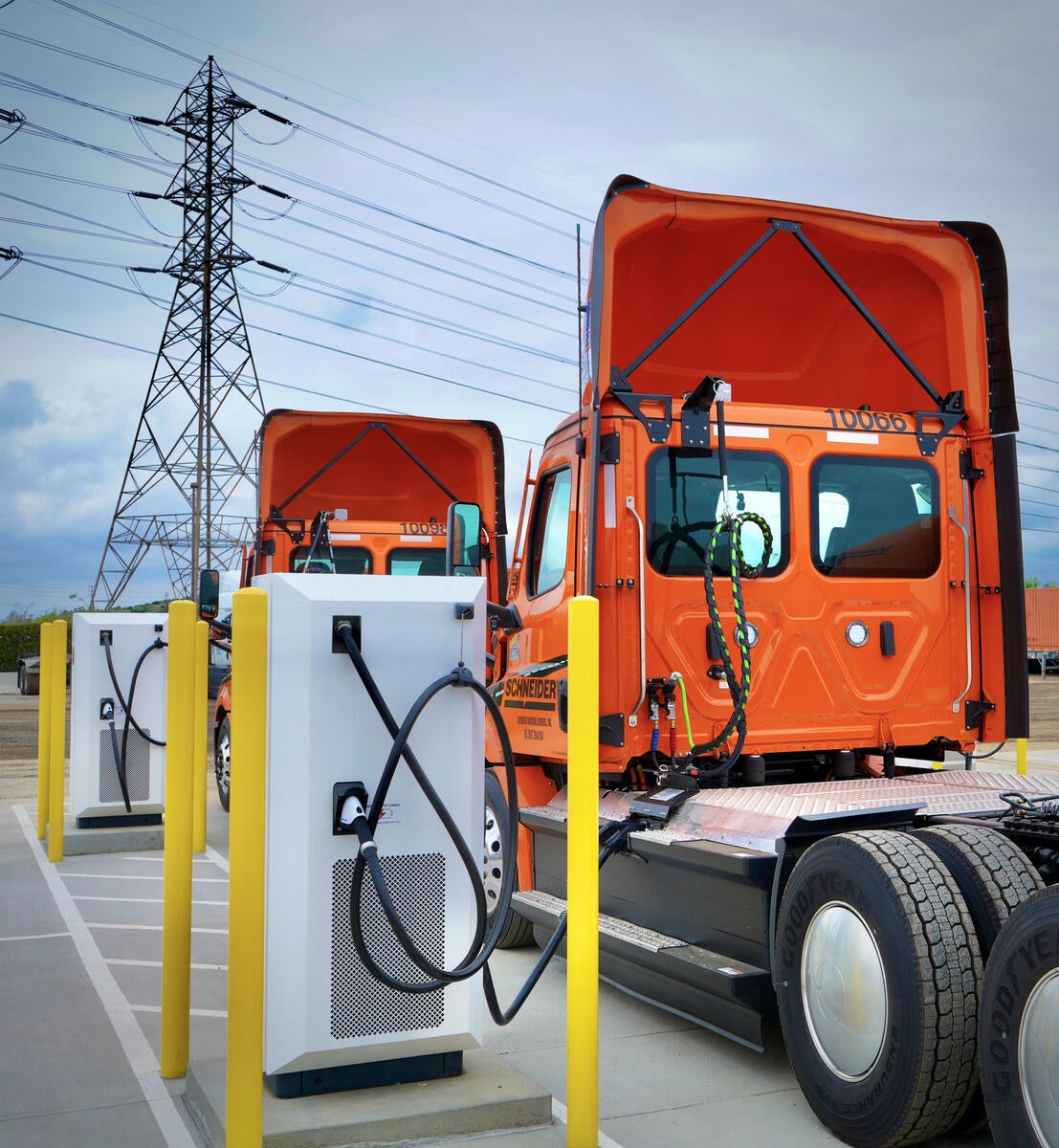 Four things fleet leaders should know about America’s grid and zero ...